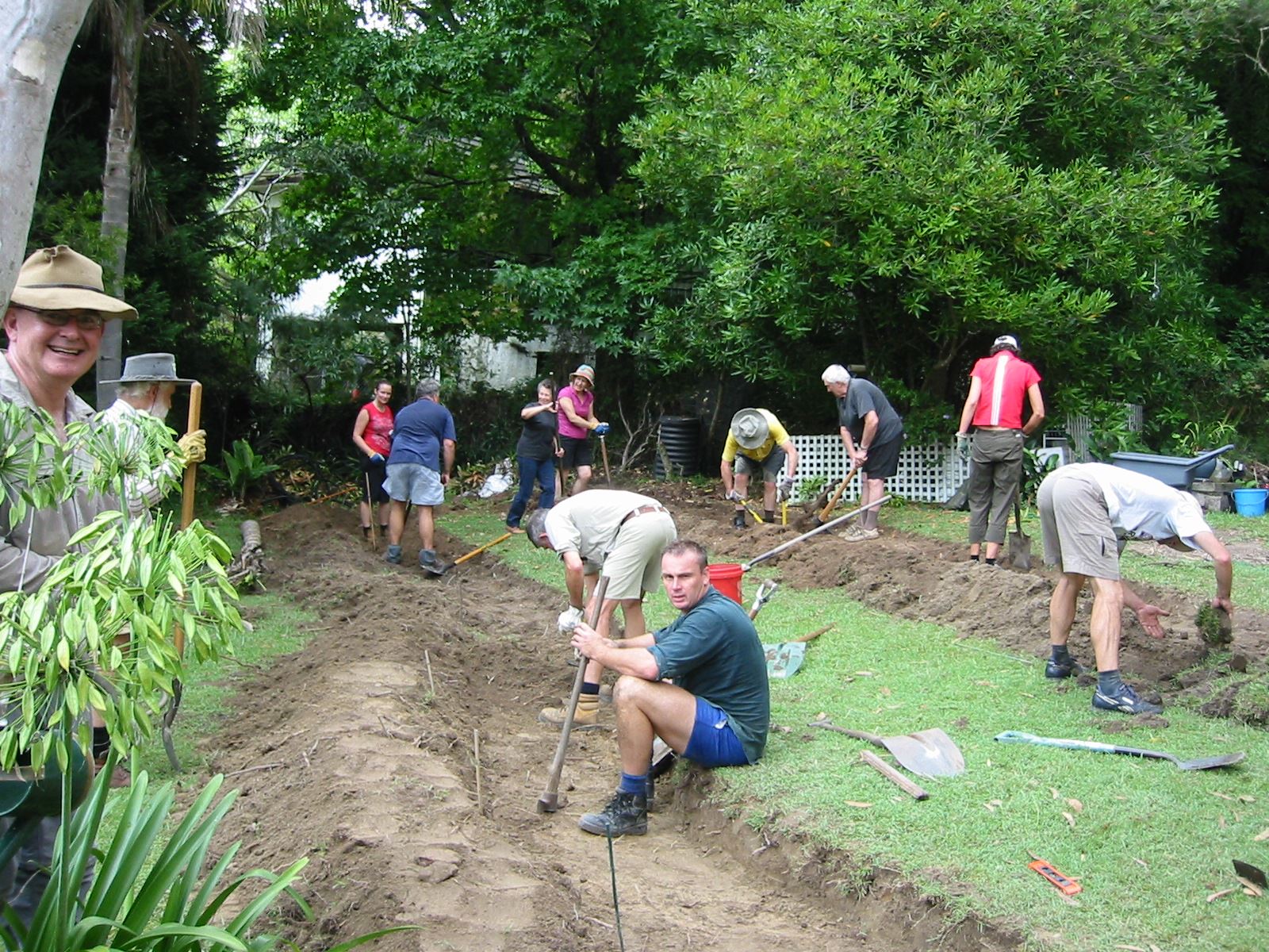 Swales – Ditches with a Difference – Sydney Edible Garden Trail